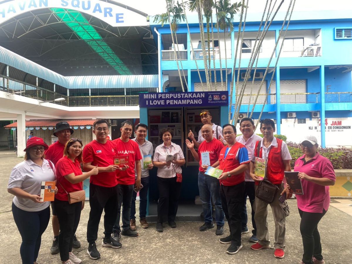 Two mini libraries set up at Donggongon, Penampang – © Borneo Echo
